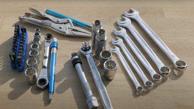 How to Install a Motorcycle Windshield: A Step-by-Step Guide for DIY ...